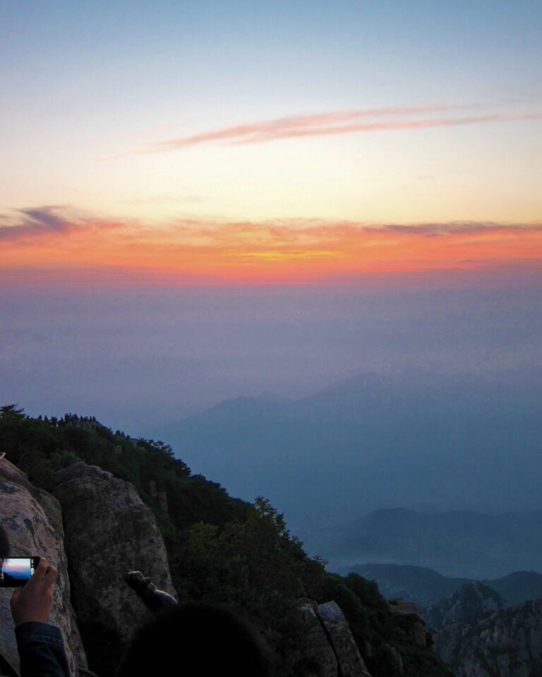 Mount Tai Emperor's Trek – Guide to Climbing Taishan