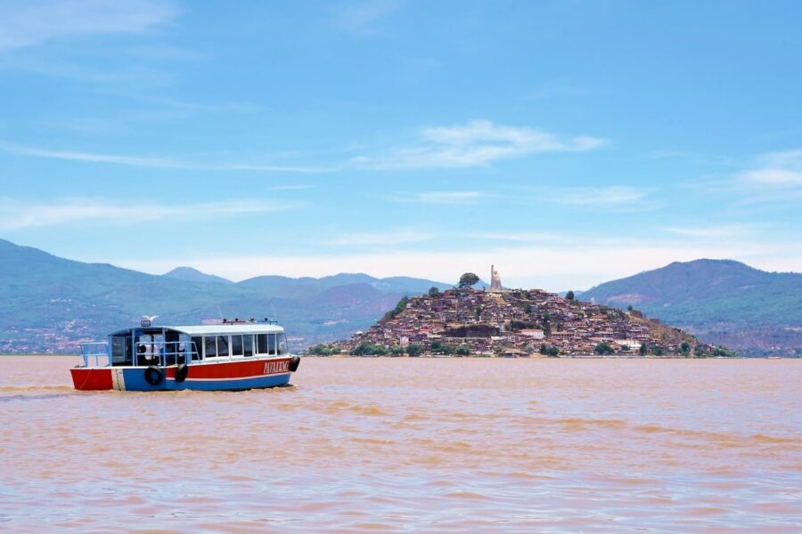 Isla de Janitzio (Patzcuaro): How to Visit & What to Expect
